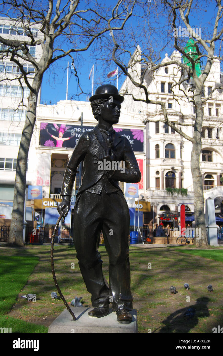 Charlie chaplin statue leicester square Banque de photographies et d ...