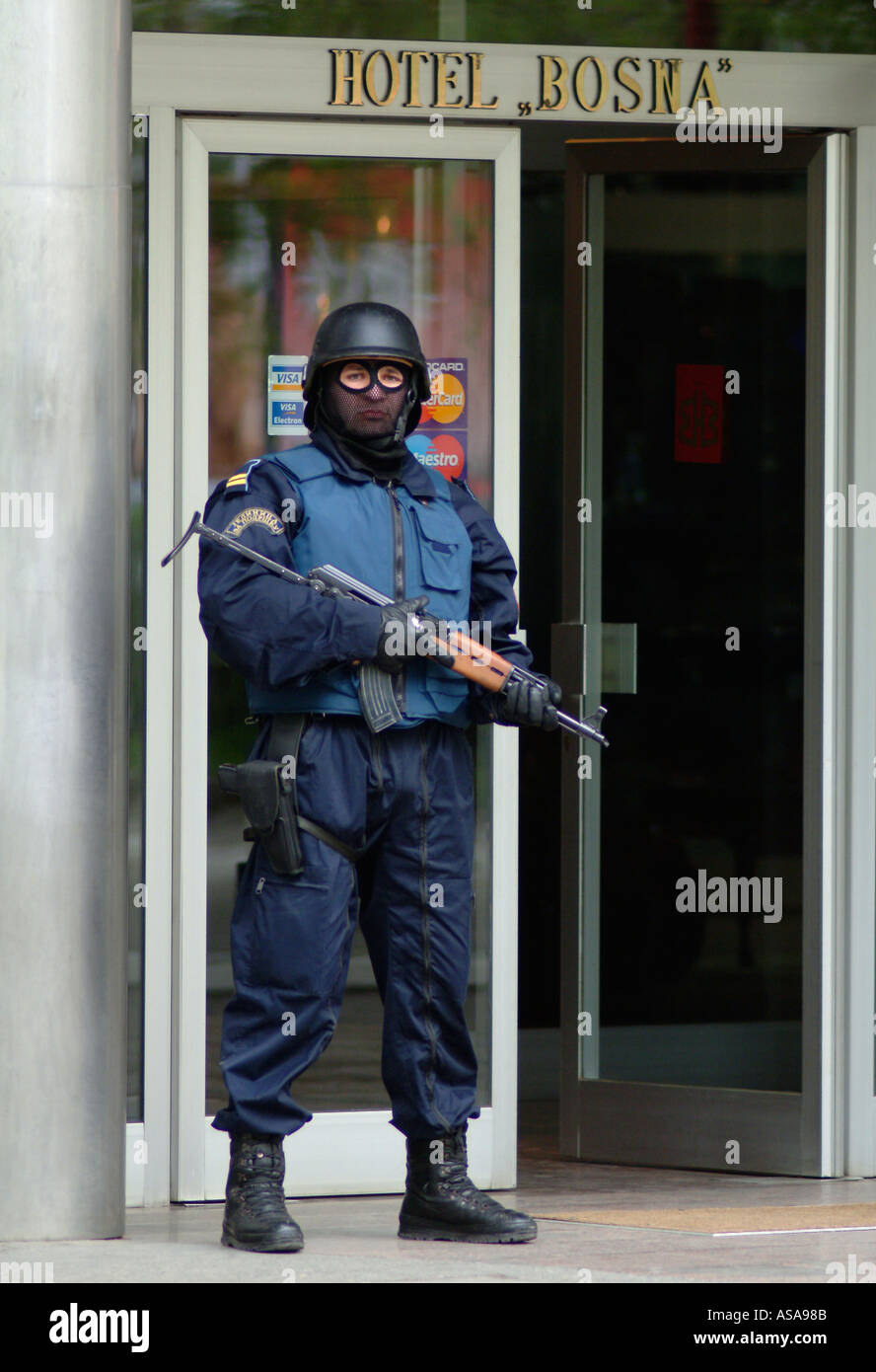 Bosnian serb police Banque de photographies et d’images à haute ...
