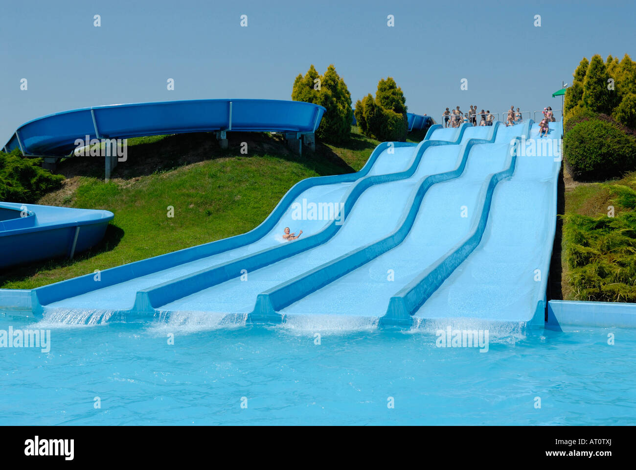 Toboggan BLEU À WATERPARK Photo Stock - Alamy