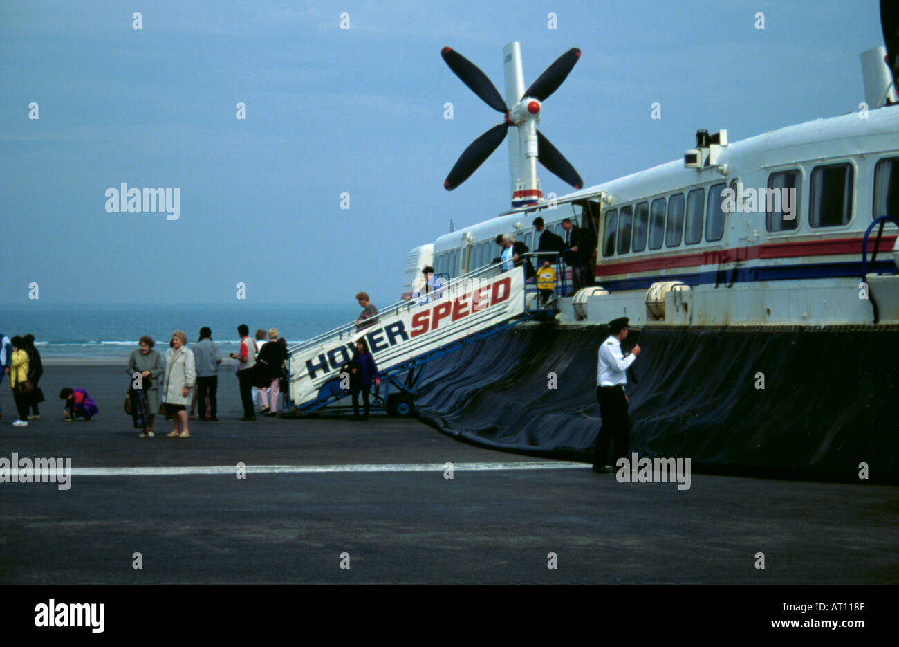 Cross channel hovercraft Banque de photographies et d’images à haute ...
