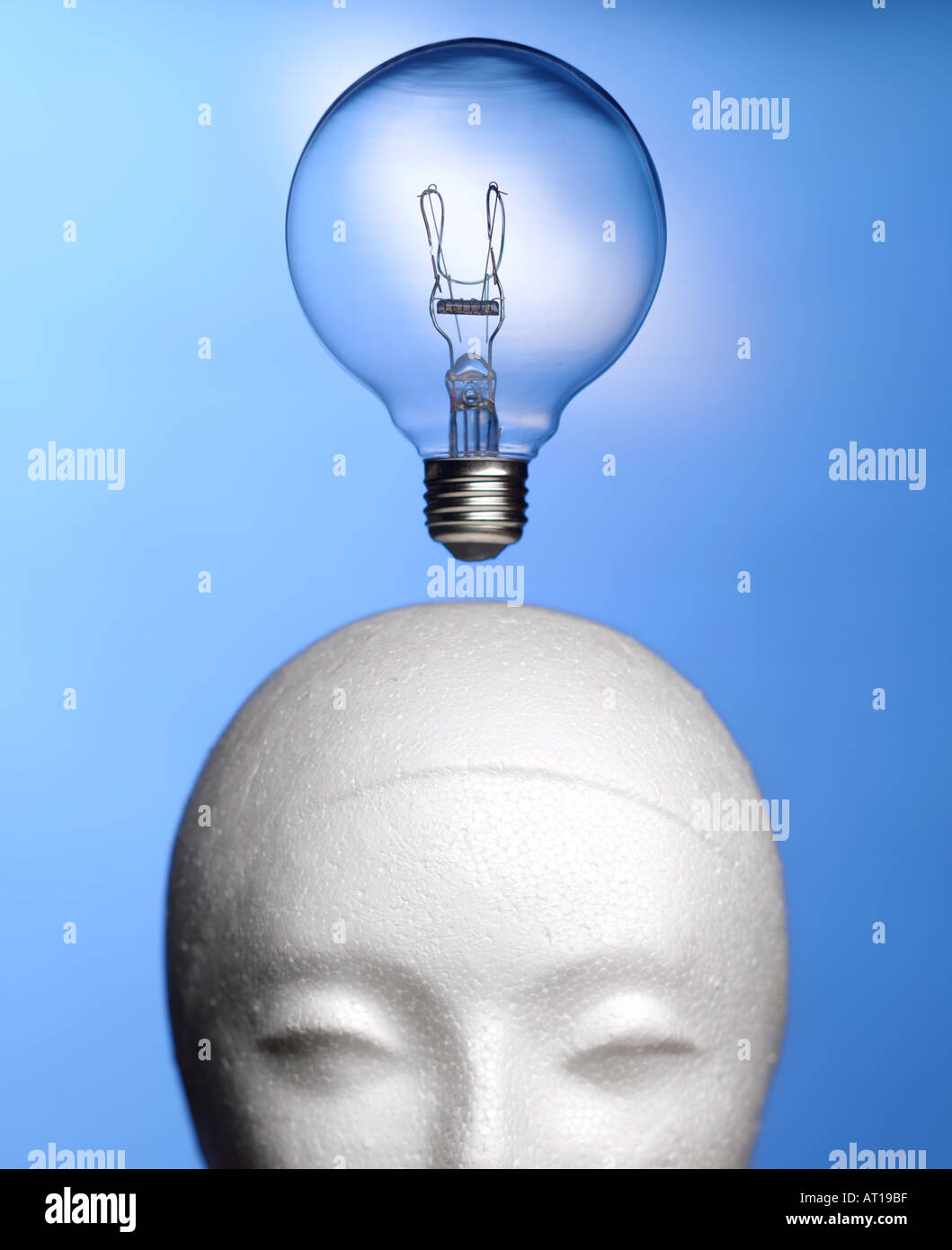 Styrofoam head Banque de photographies et d’images à haute résolution ...