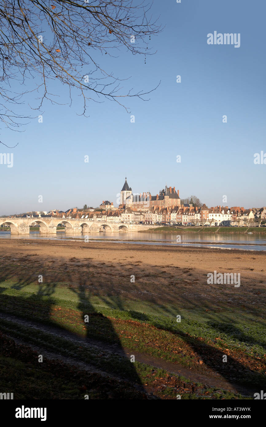 Gien town Banque de photographies et d’images à haute résolution - Alamy