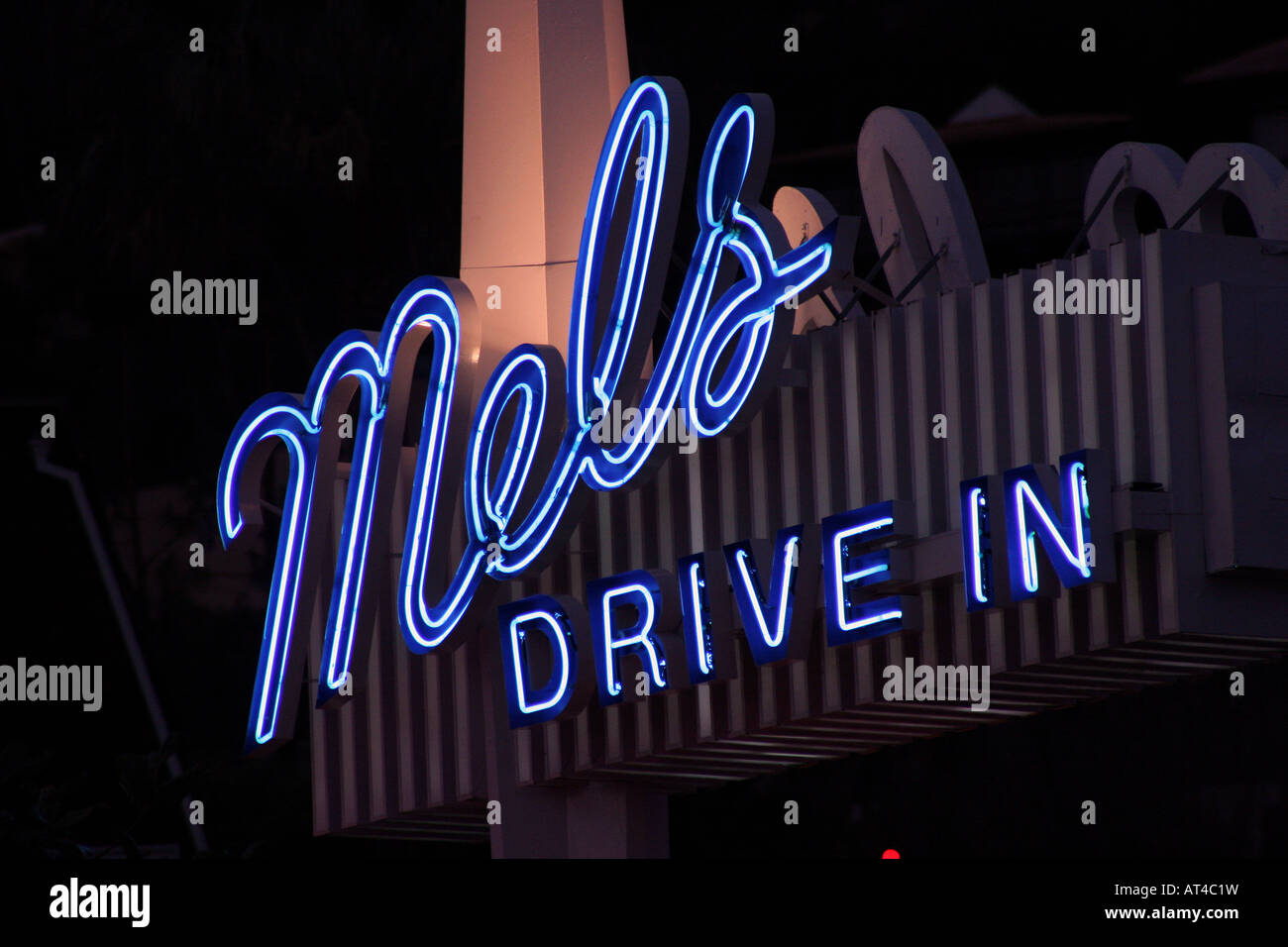 Mels drive in neon sign Banque de photographies et d’images à haute ...