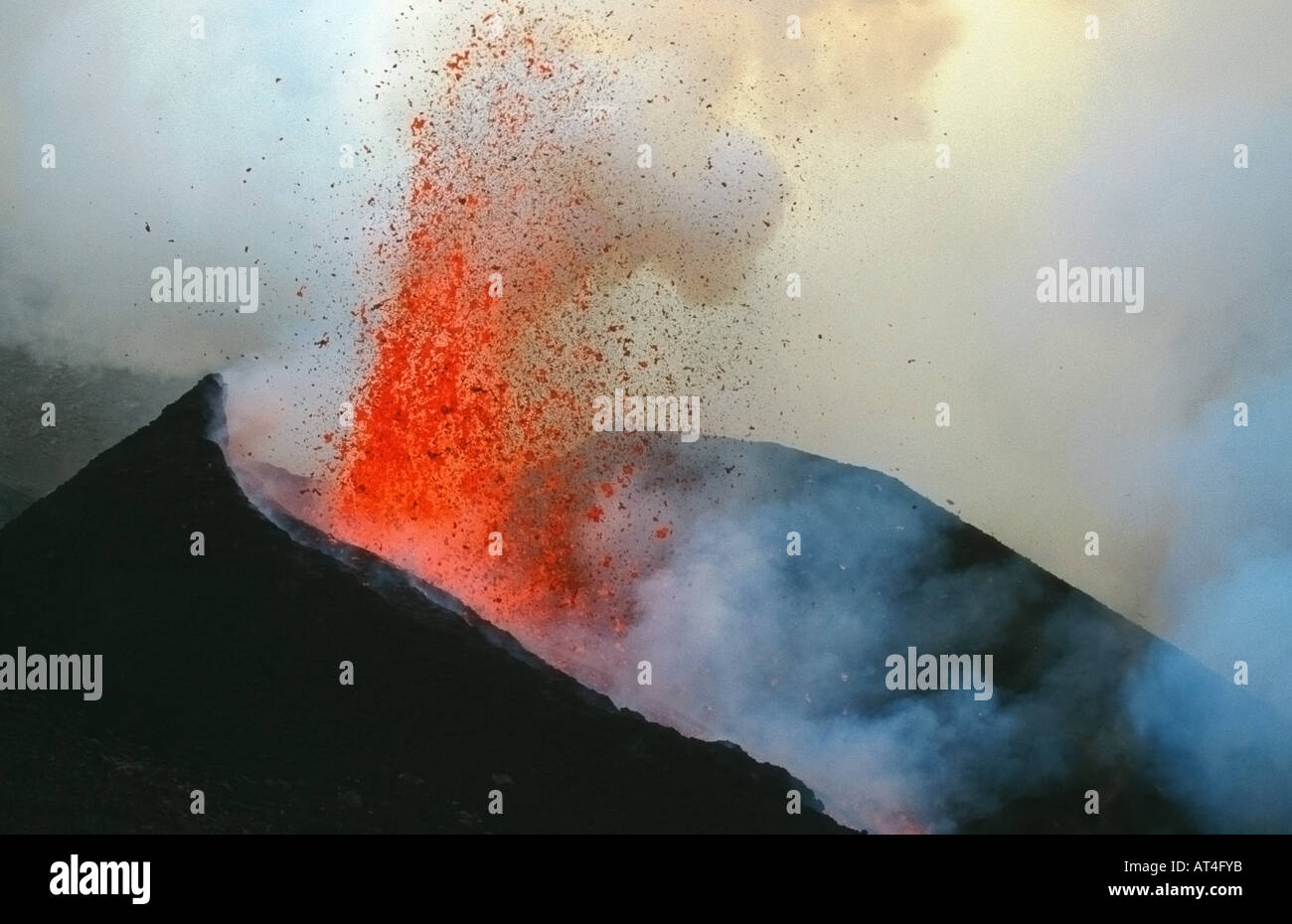 Etna eruption Banque de photographies et d’images à haute résolution - Alamy