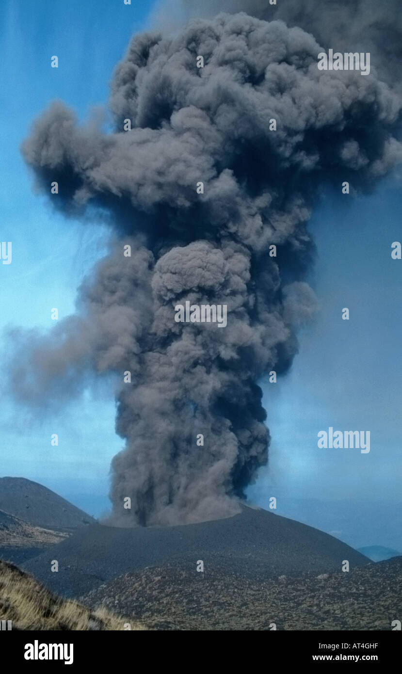 Etna eruption Banque de photographies et d’images à haute résolution - Alamy