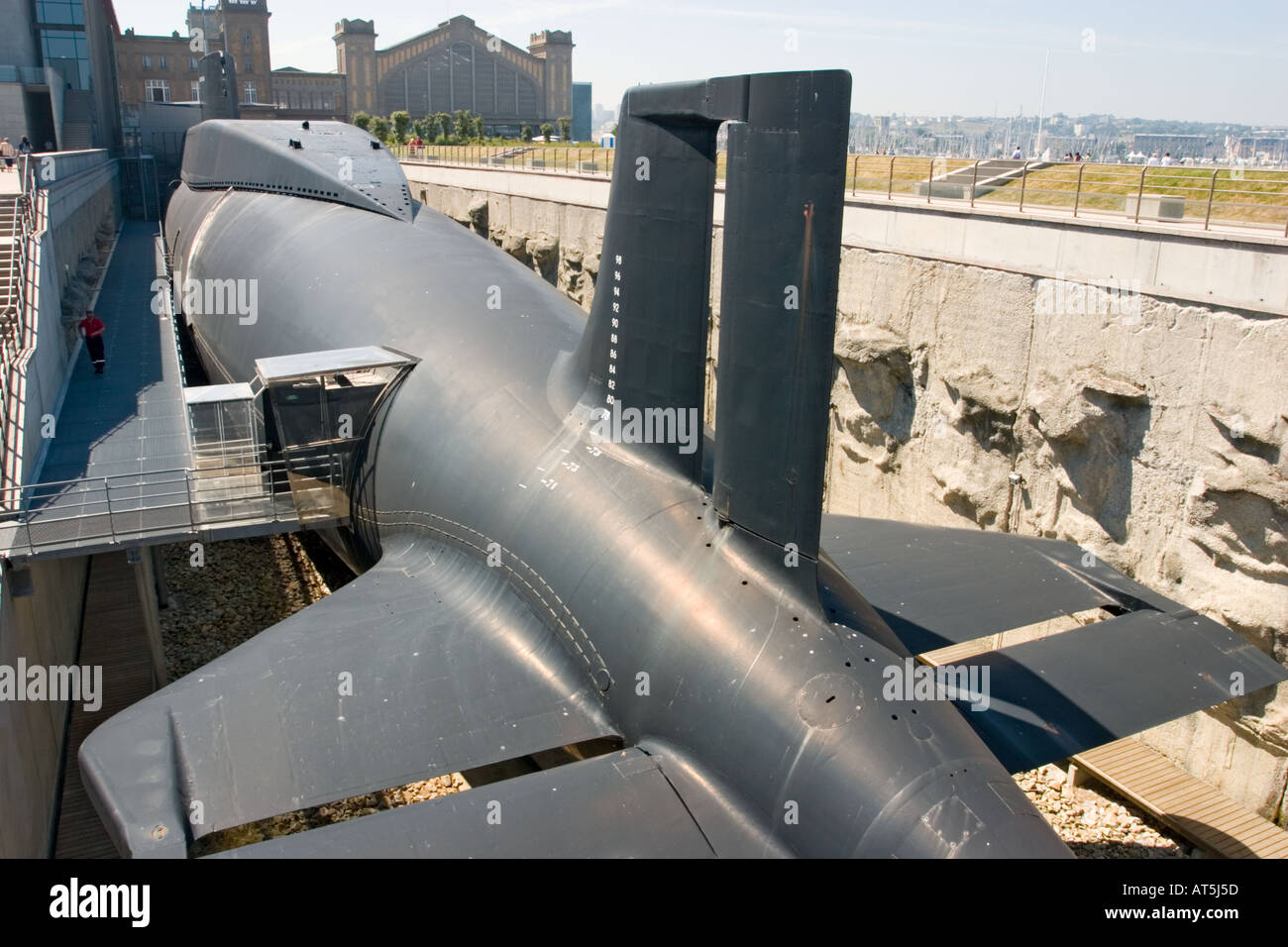 Le Redoutable, le premier sous-marin nucléaire lance-missiles (SNLE ...