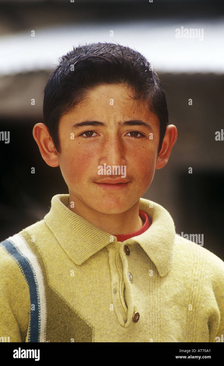 Turkish teen boy Banque de photographies et d’images à haute résolution ...