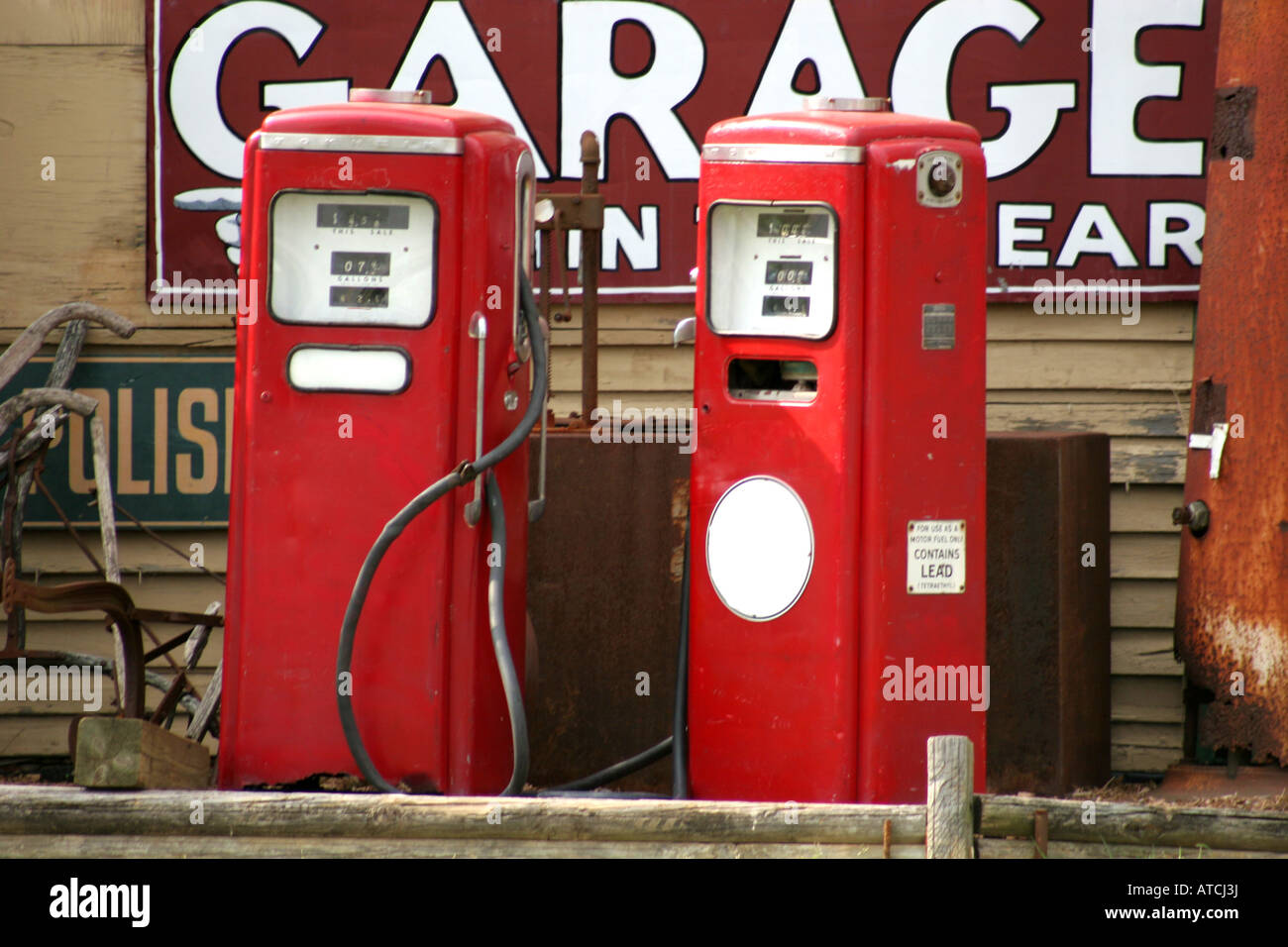 Pompes à essence rétro Banque de photographies et d’images à haute ...