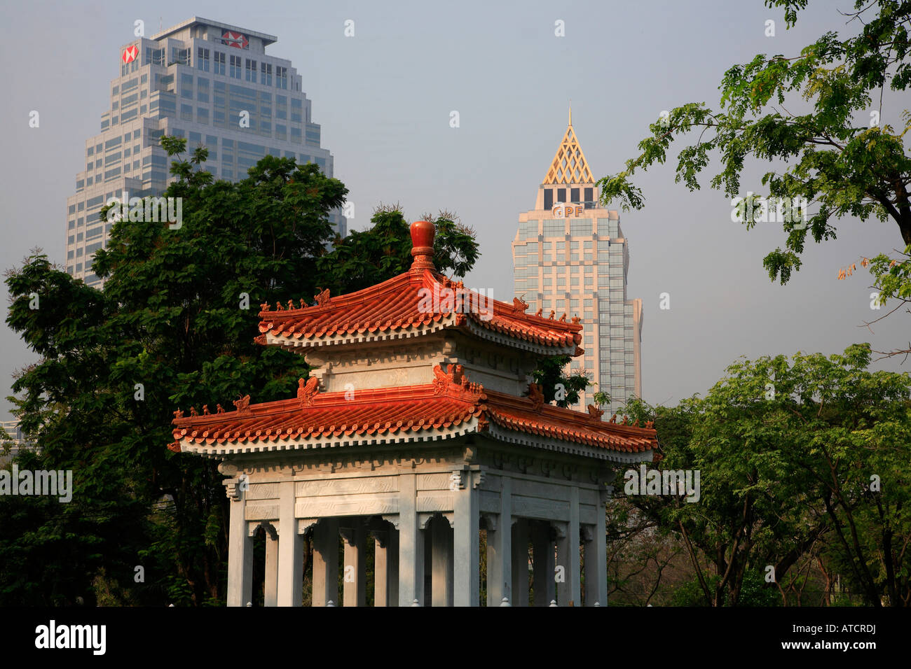 Thaïlande Bangkok le Parc Lumphini architecture ancienne et nouvelle ...