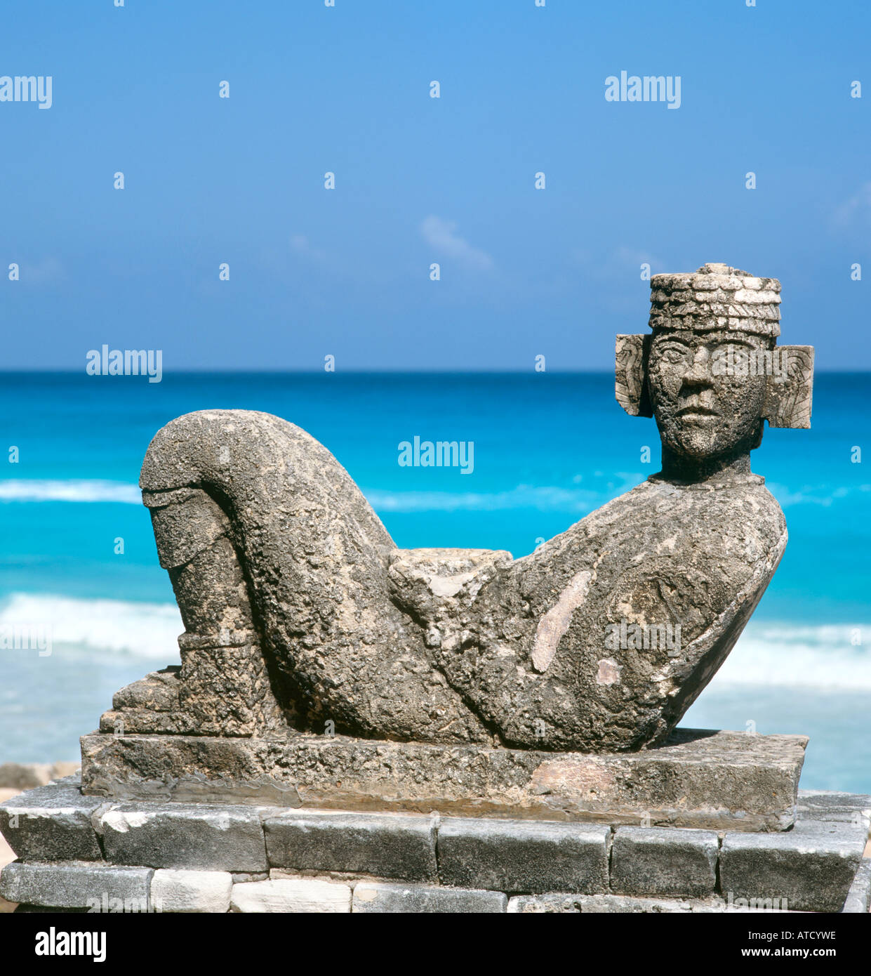 Chac mool altar Banque de photographies et d’images à haute résolution ...