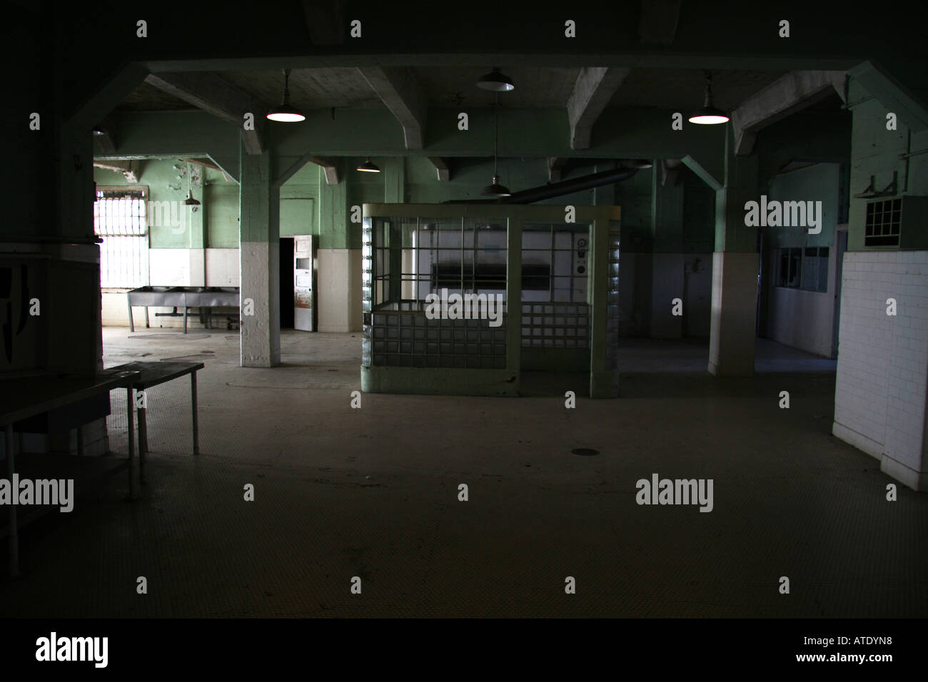 Cantine prison Banque de photographies et d’images à haute résolution ...