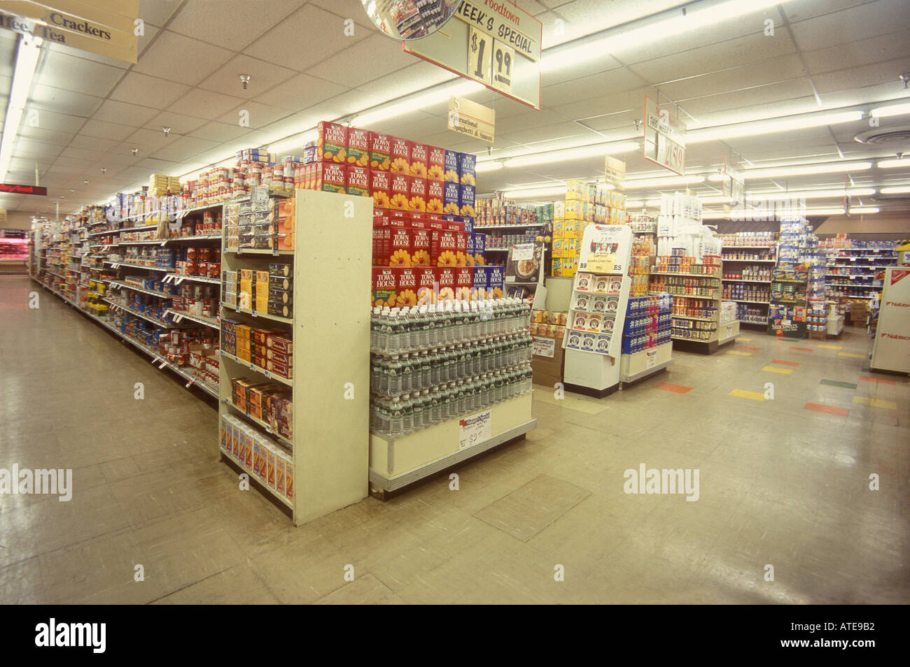 Grocery store interior Banque de photographies et d’images à haute ...