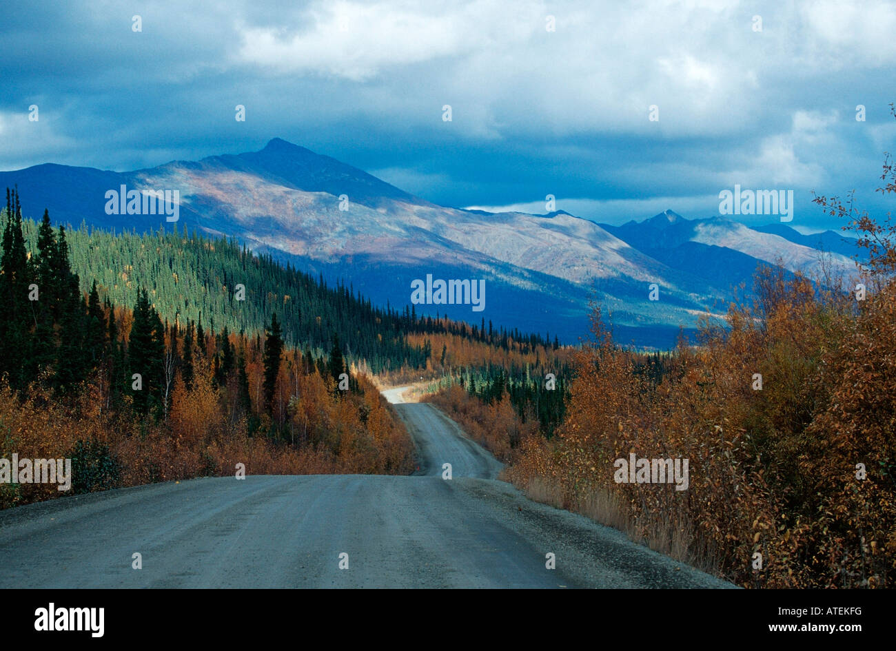 Atlin road Banque de photographies et d’images à haute résolution - Alamy