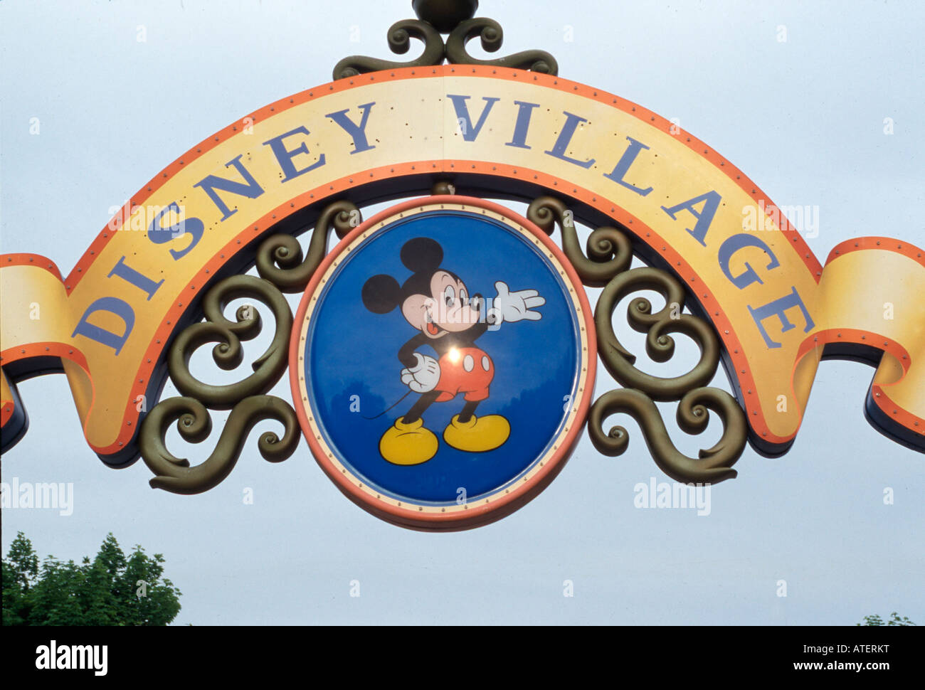 Sign disneyland paris Banque de photographies et d’images à haute ...