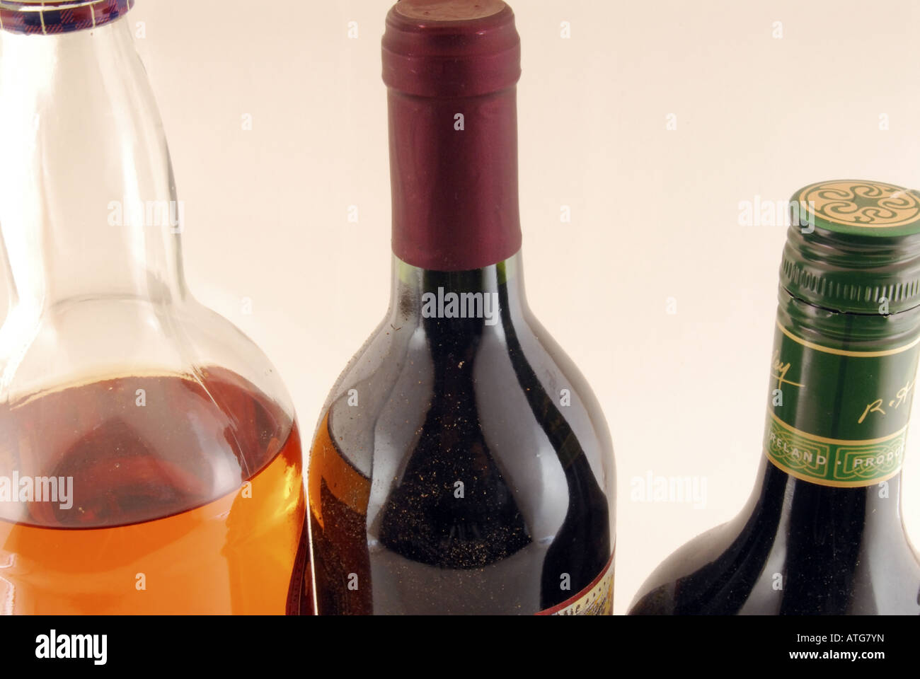 Personne qui boit de l'alcool Banque de photographies et d’images à ...