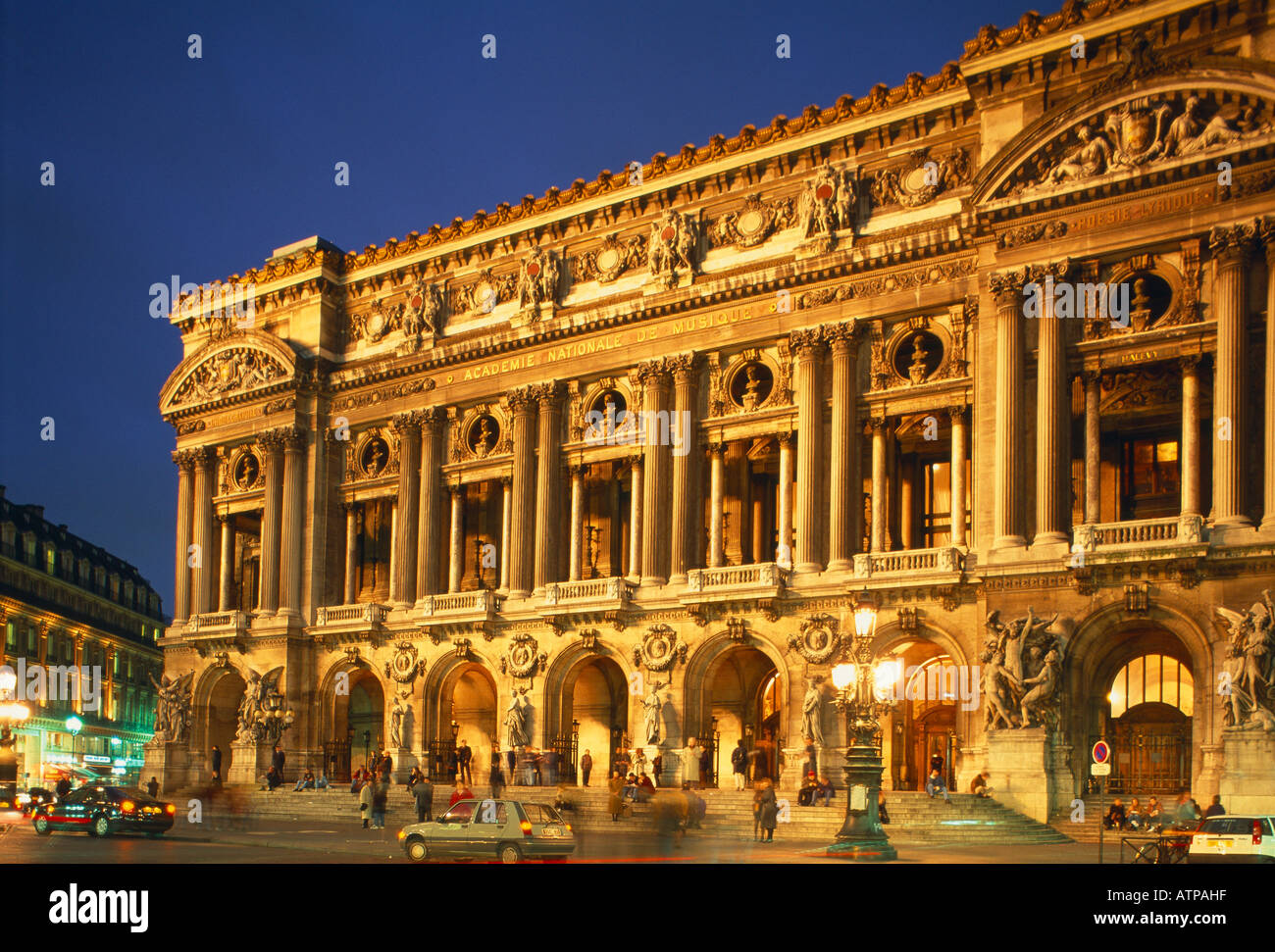 Opera paris Banque de photographies et d’images à haute résolution - Alamy