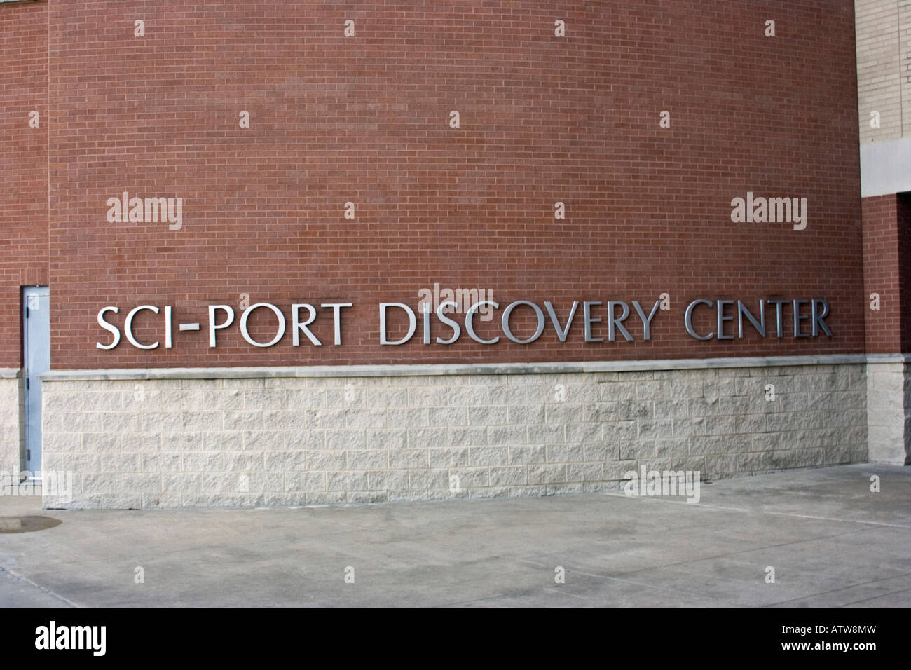 Sci-Port Discovery Center se porte sur le mur extérieur Photo Stock - Alamy