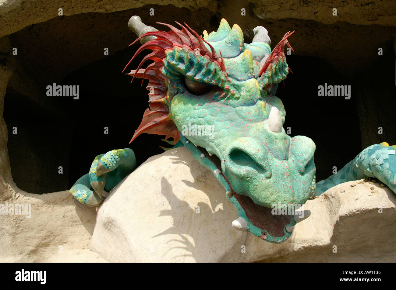 Dragon fury chessington Banque de photographies et d’images à haute ...