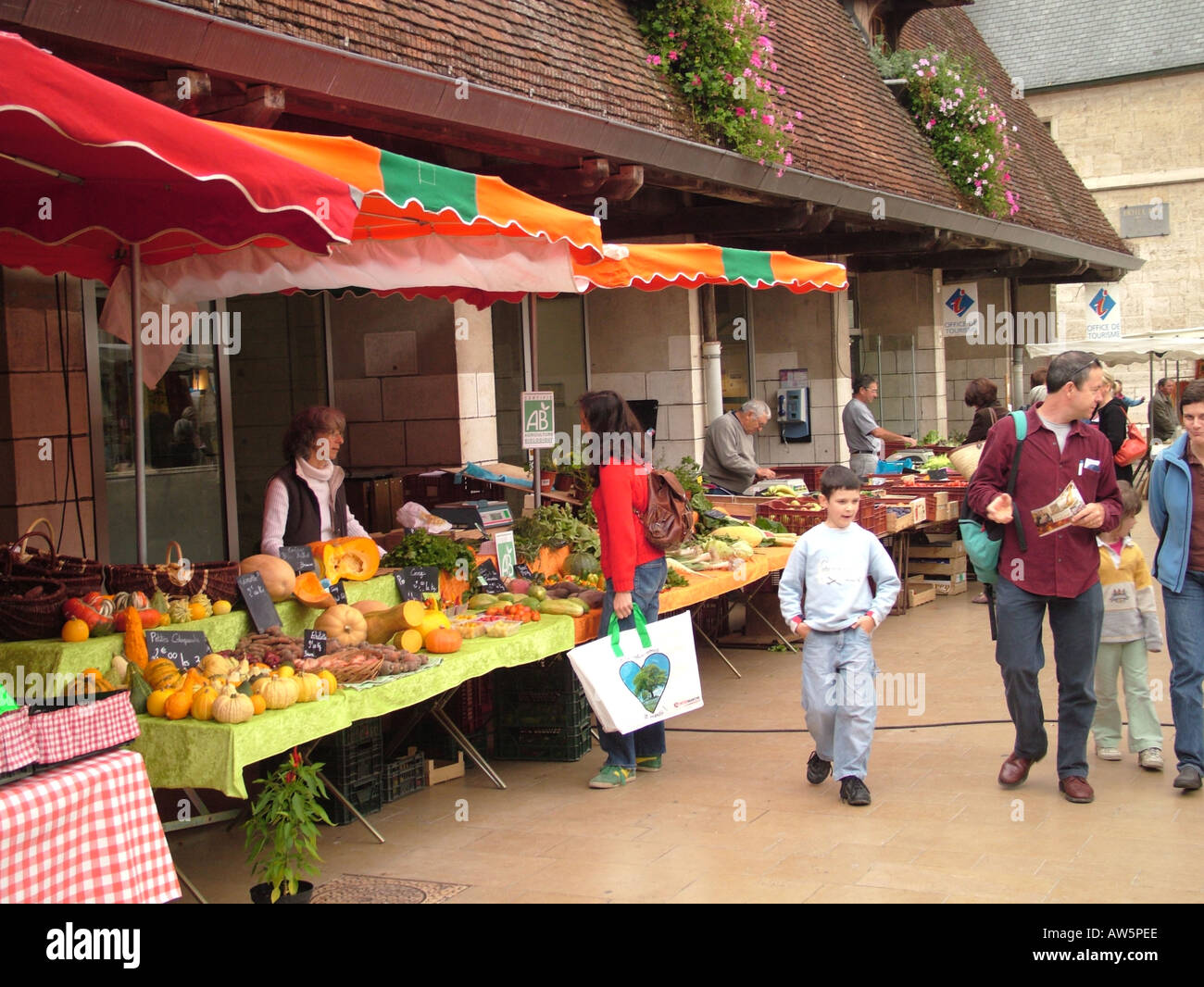 Beaune food market Banque de photographies et d’images à haute ...