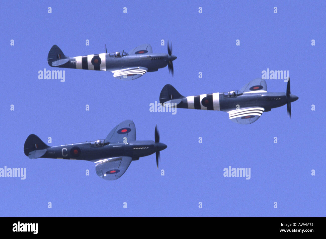 Spitfire invasion stripes Banque de photographies et d’images à haute ...