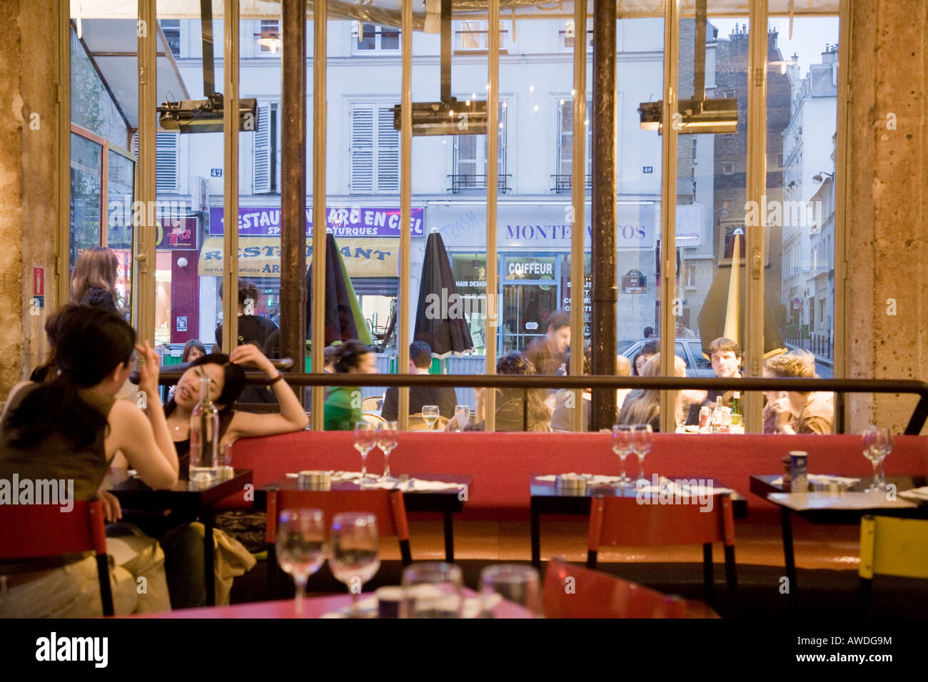 Rue de charonne paris Banque de photographies et d’images à haute ...