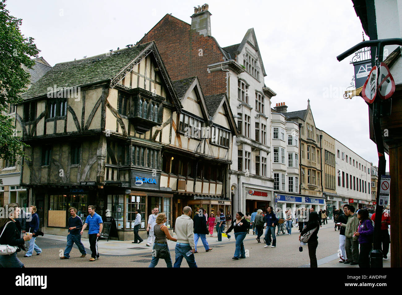 Centre-ville d'Oxford l'architecture typique du patrimoine historique ...