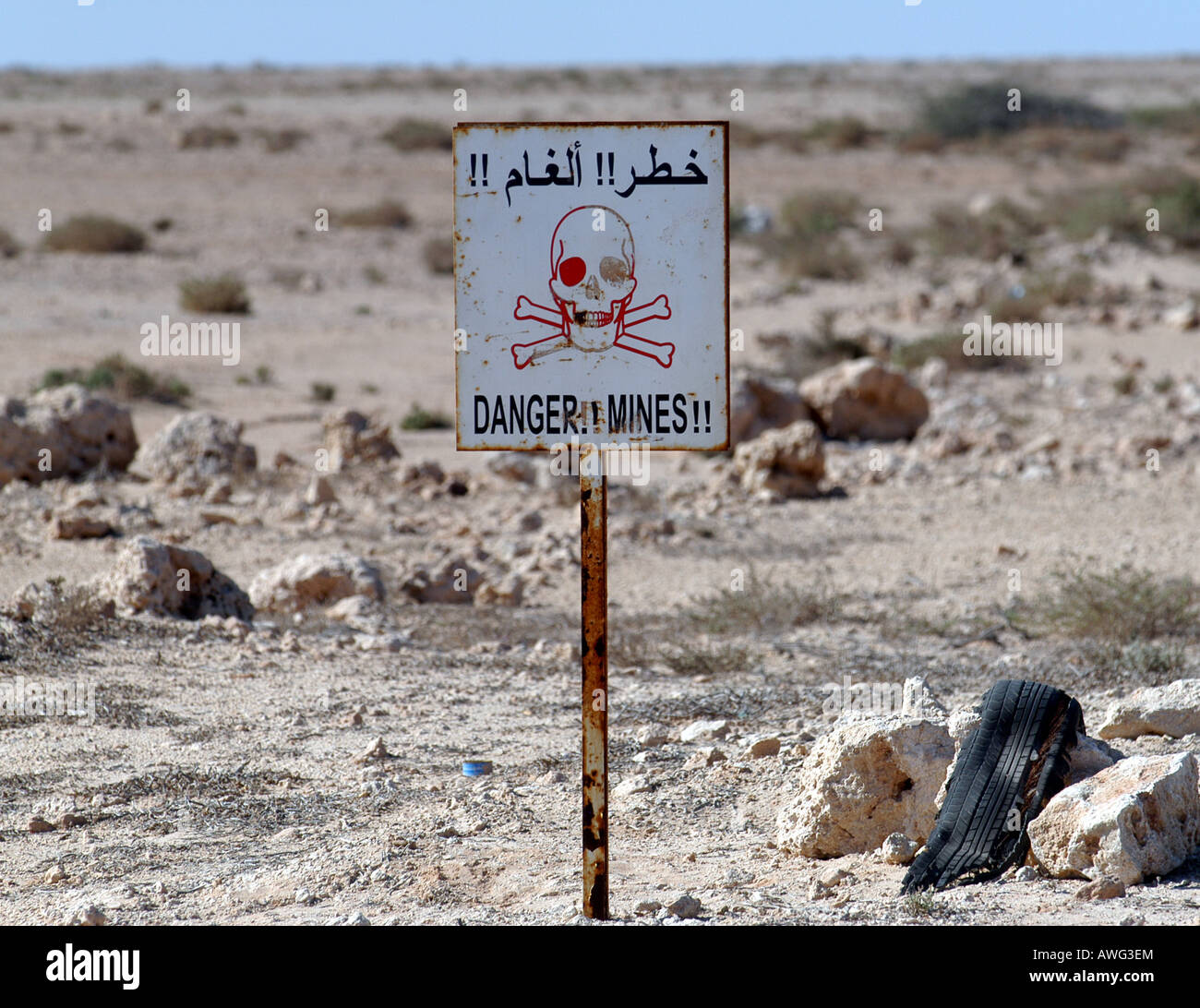 Signe de champ de mines Banque de photographies et d’images à haute ...