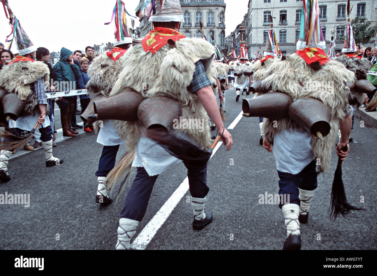 Pays basque traditional costume Banque de photographies et d’images à ...