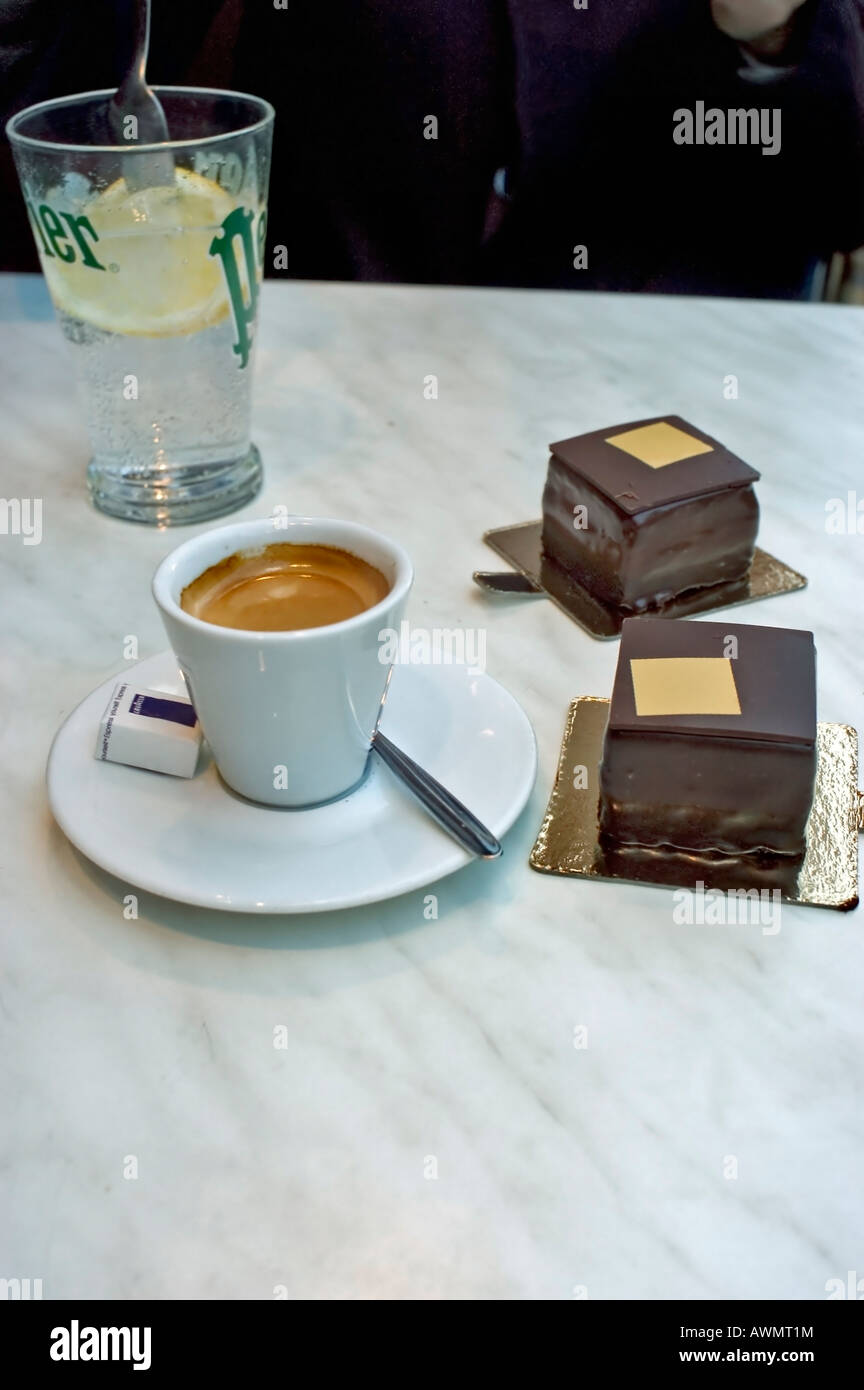 Café pierre hermé paris Banque de photographies et d’images à haute ...