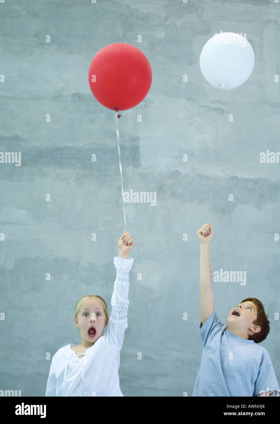 Visages expressifs des enfants Banque de photographies et d’images à haute résolution - Alamy