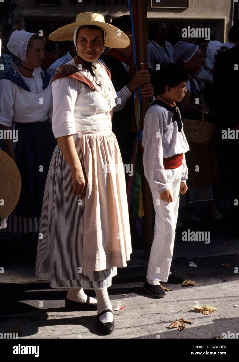 Provencal costume Banque de photographies et d’images à haute ...