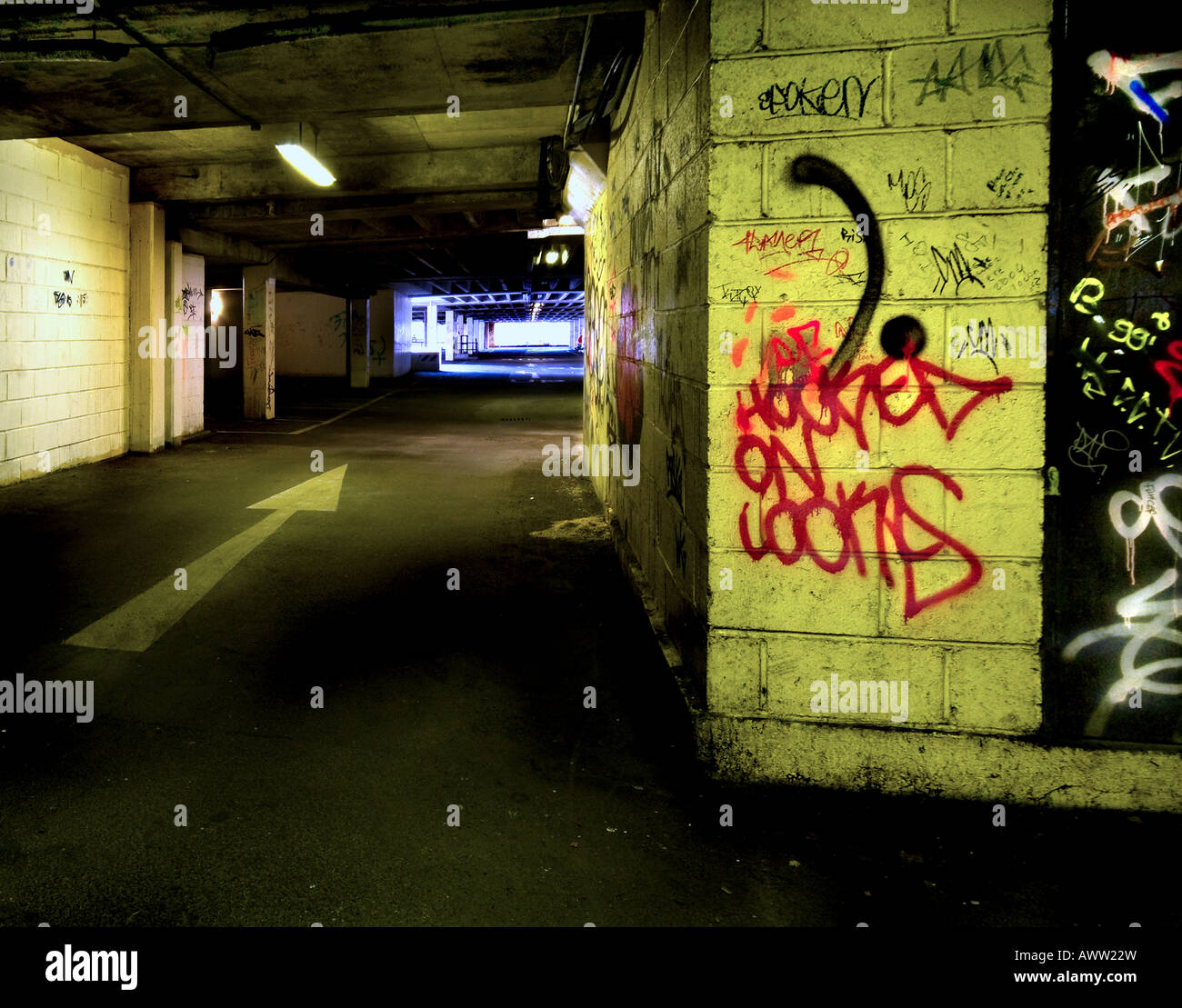 Garage de graffitis Banque de photographies et d’images à haute ...