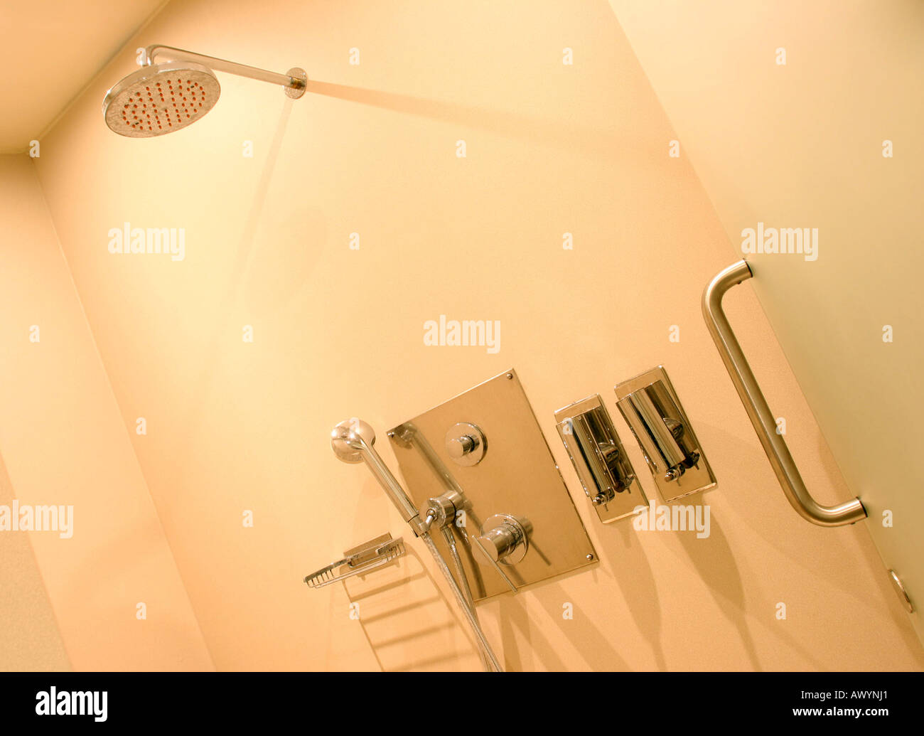 Douches et toilettes Banque de photographies et d’images à haute ...