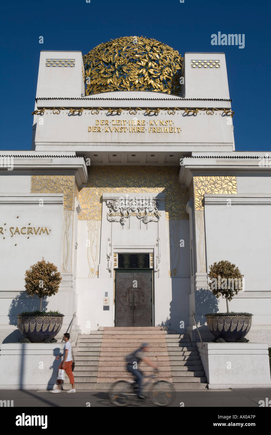 The secession building art museum Banque de photographies et d’images à ...