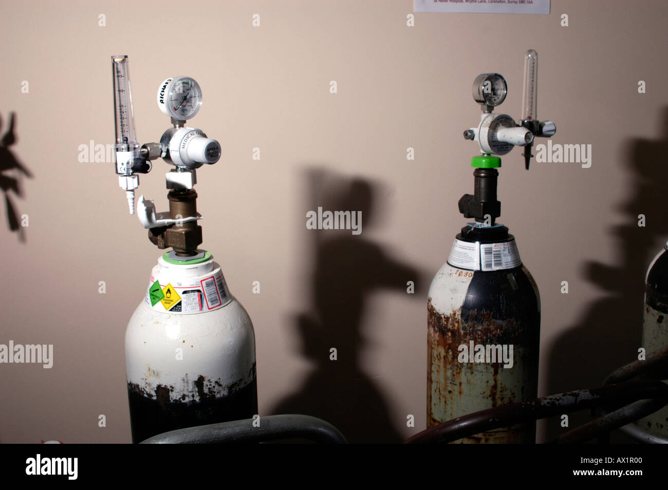 Oxygen cylinder Banque de photographies et d’images à haute résolution ...