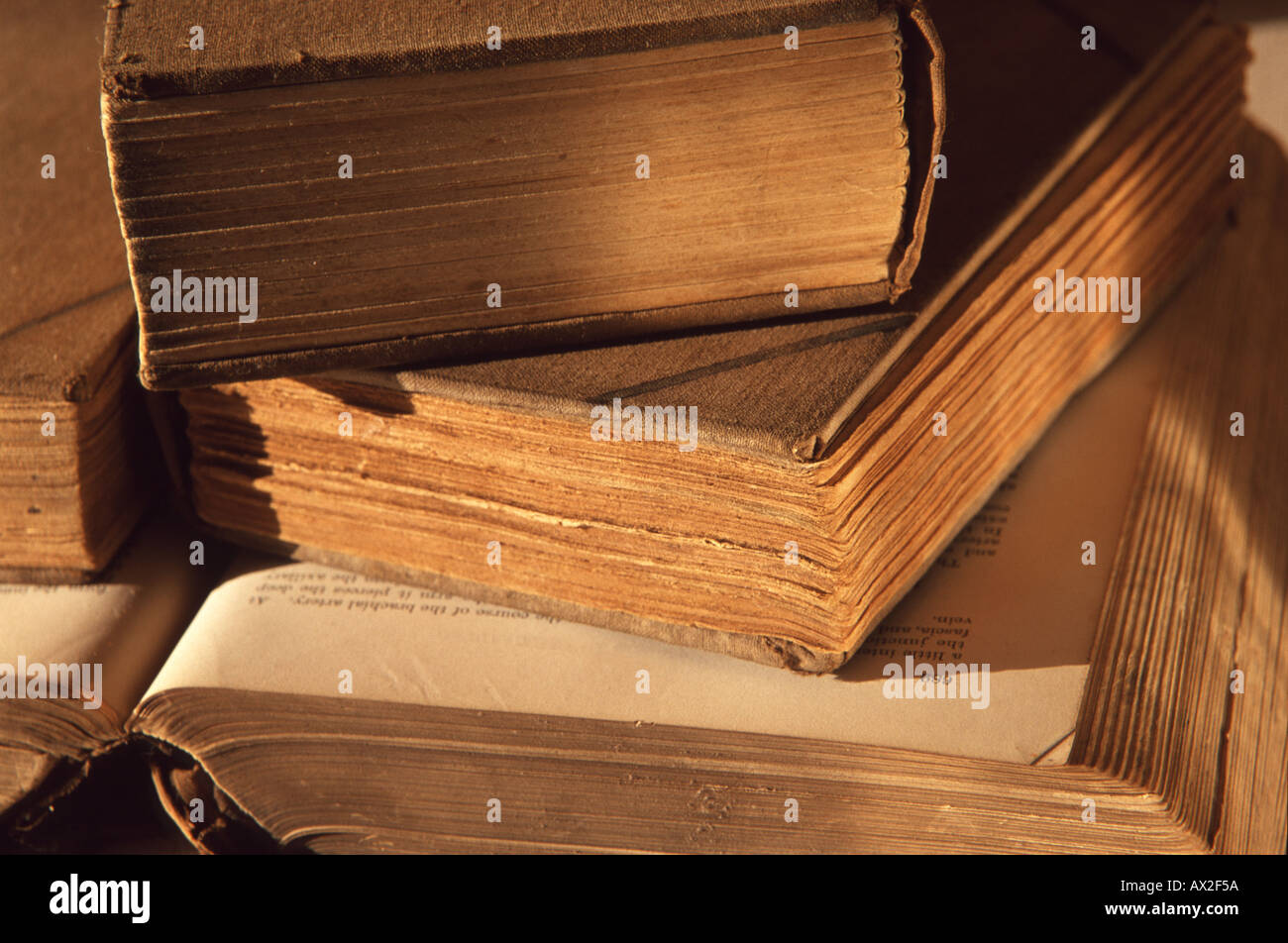 Couvertures De Livres Anciens Banque De Photographies Et Dimages à
