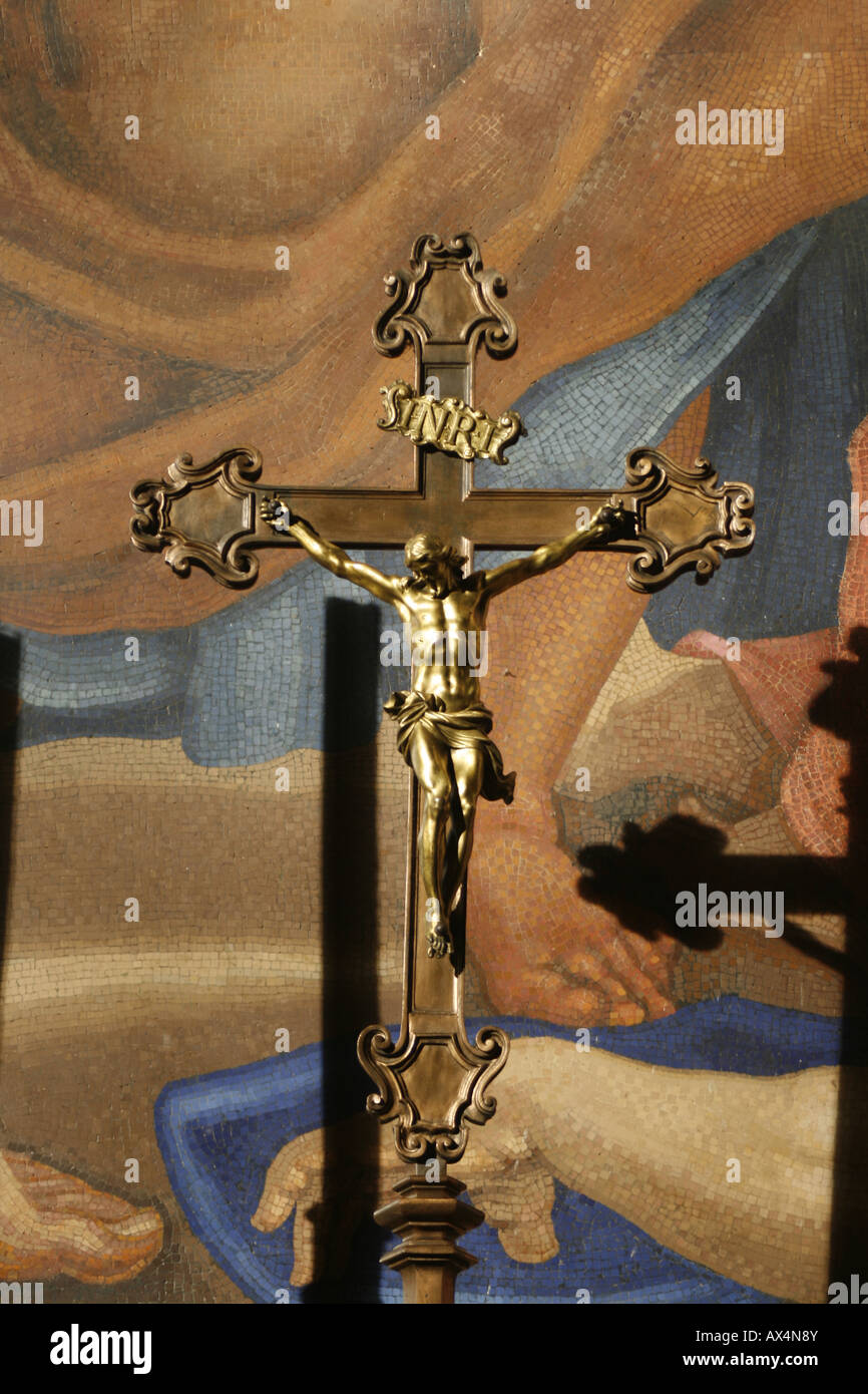 Autel de la crucifixion de saint pierre Banque de photographies et d ...