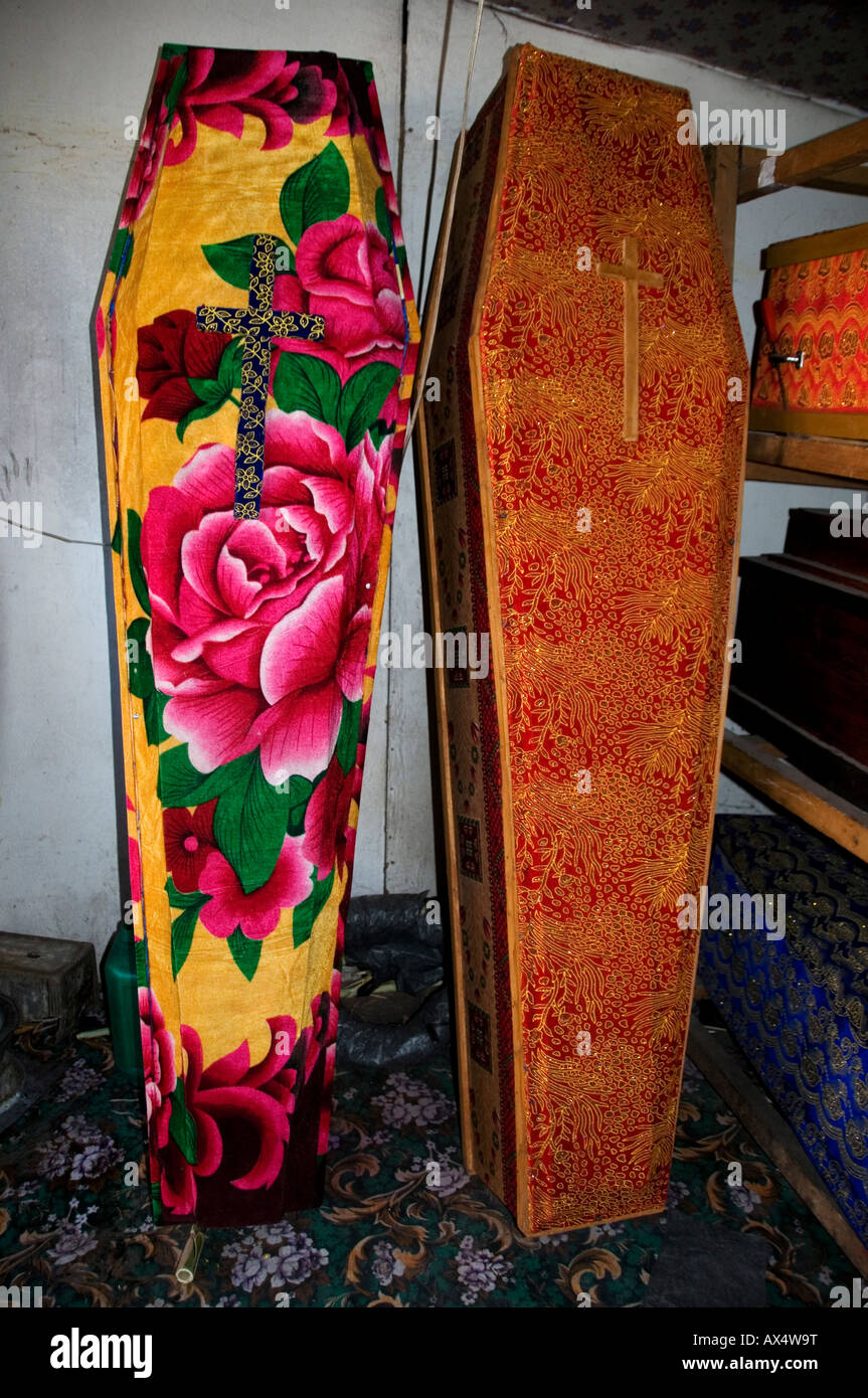 Son cercueil Banque de photographies et d’images à haute résolution - Alamy