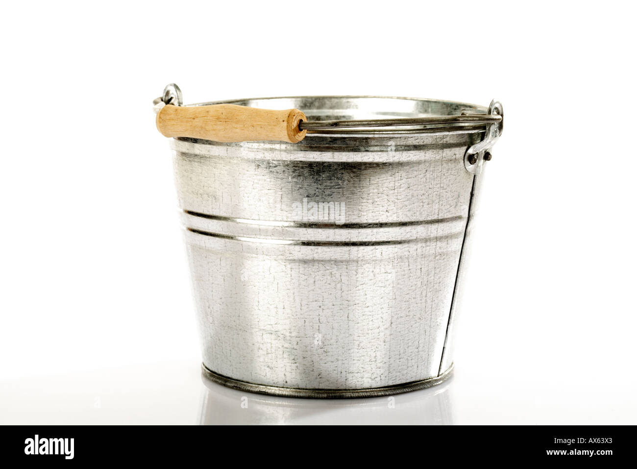 Zinc buckets Banque de photographies et d’images à haute résolution - Alamy