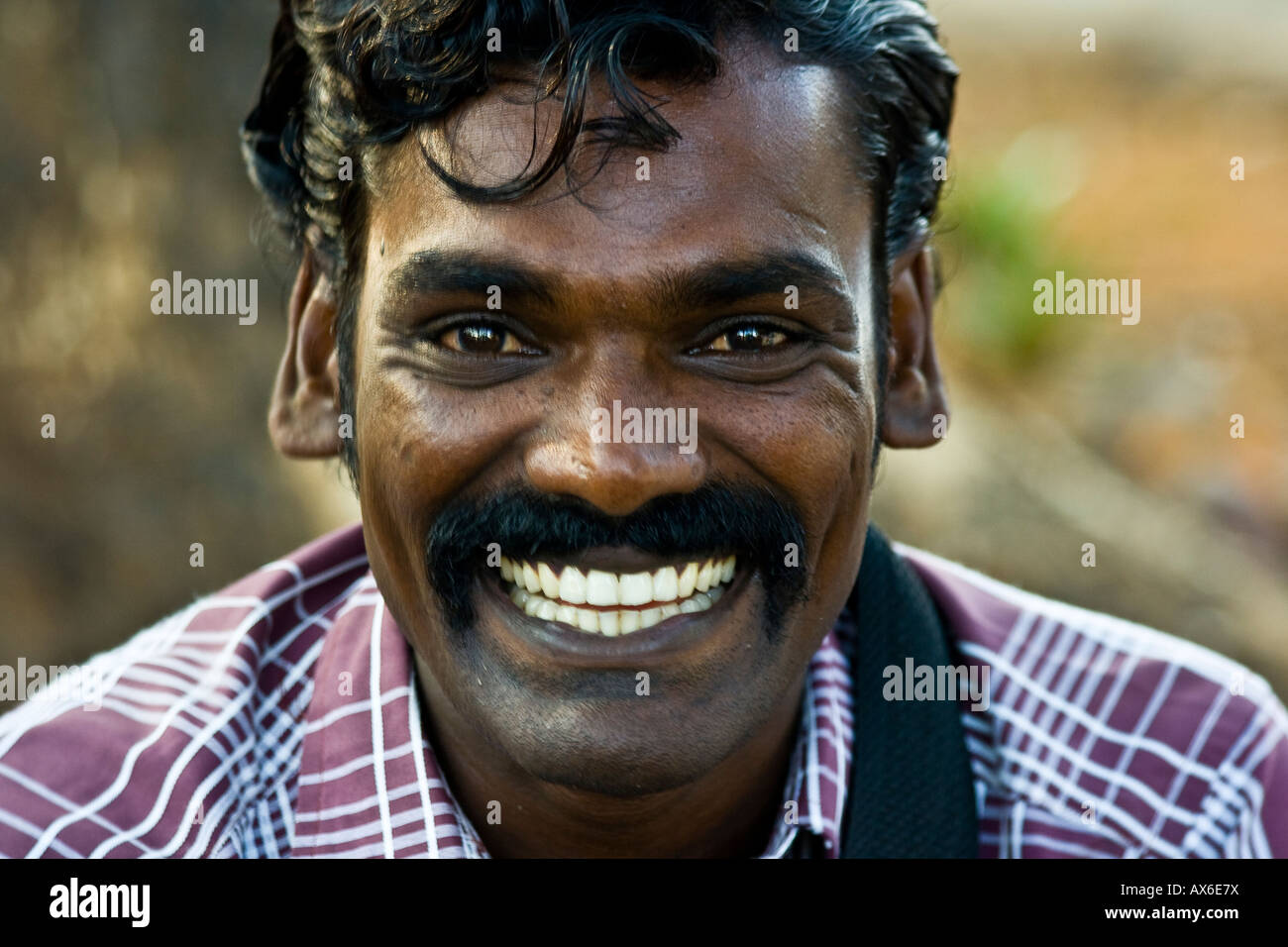 L'homme indien avec un grand sourire à Cochin Inde Banque D'Images ...