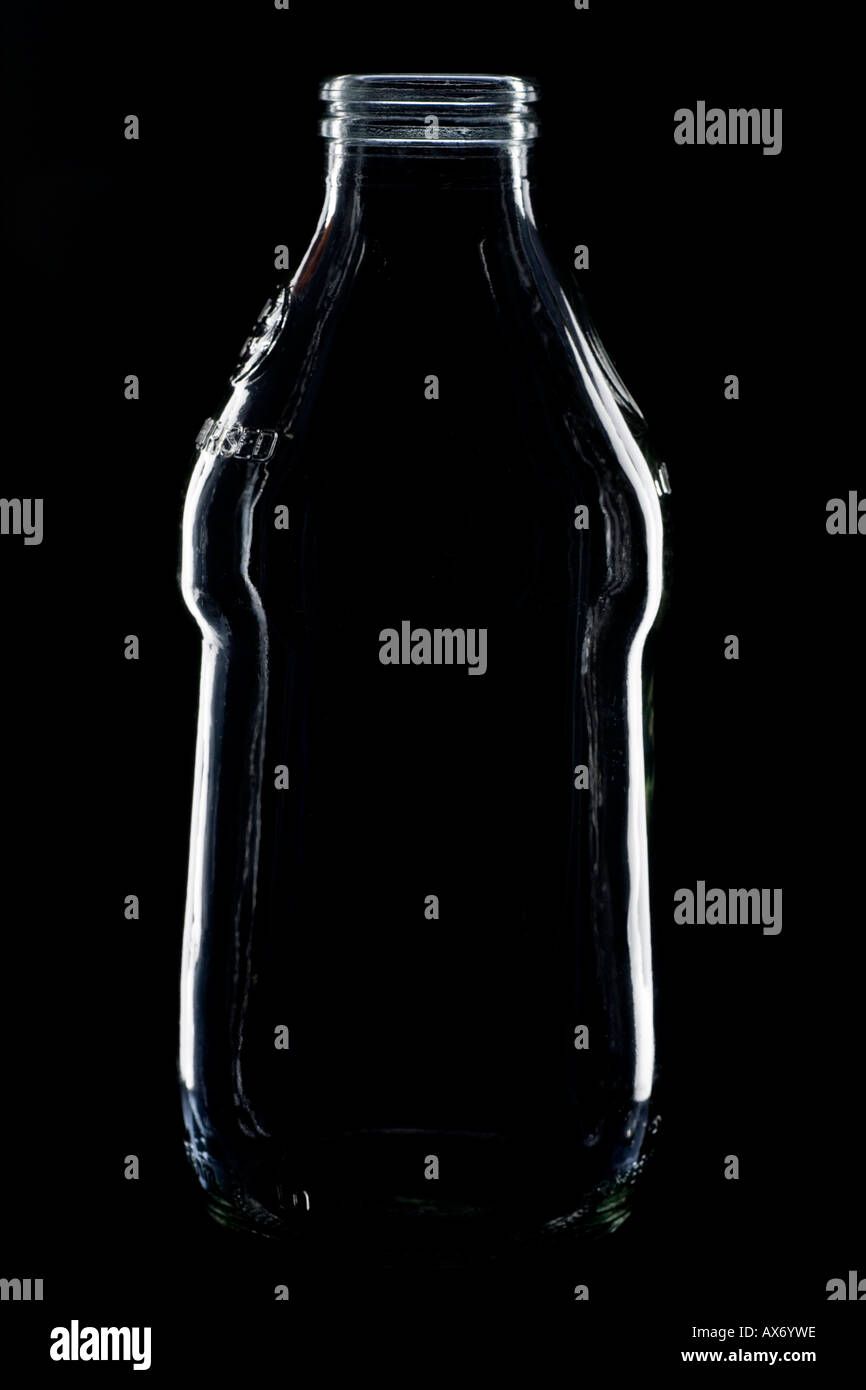 Pinte verre lait bouteille Banque de photographies et d’images à haute ...