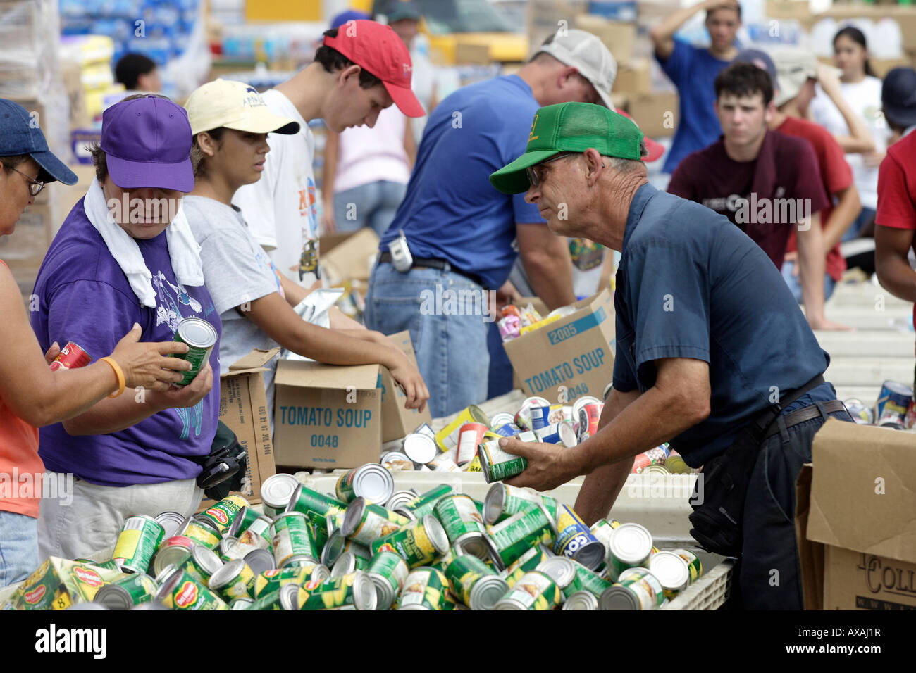 Distribution de l'aide humanitaire Banque de photographies et d’images ...