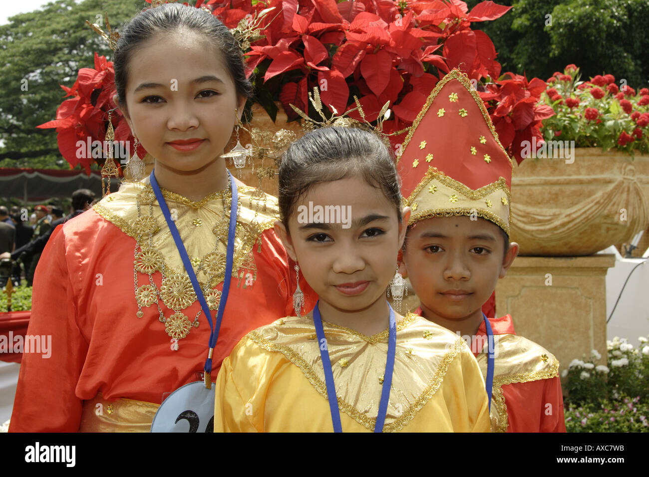 Traditional dress jakarta indonesia Banque de photographies et d’images ...