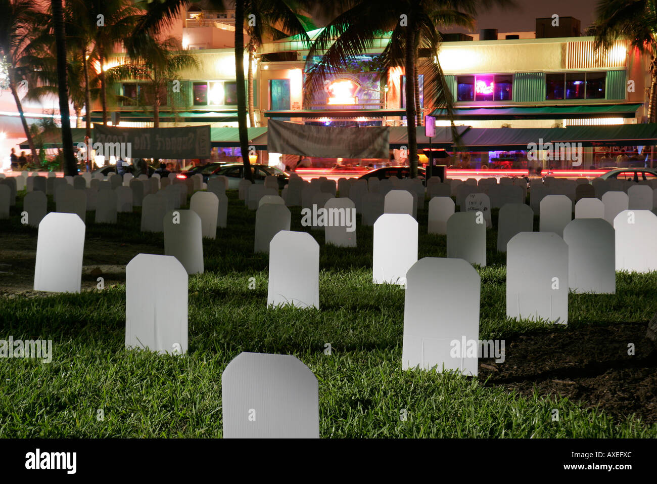 Soldats en carton Banque de photographies et d’images à haute ...