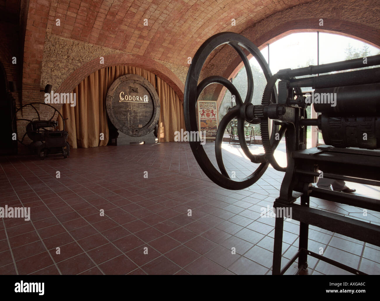 Les caves de codorniu catalogne espagne Banque de photographies et d ...