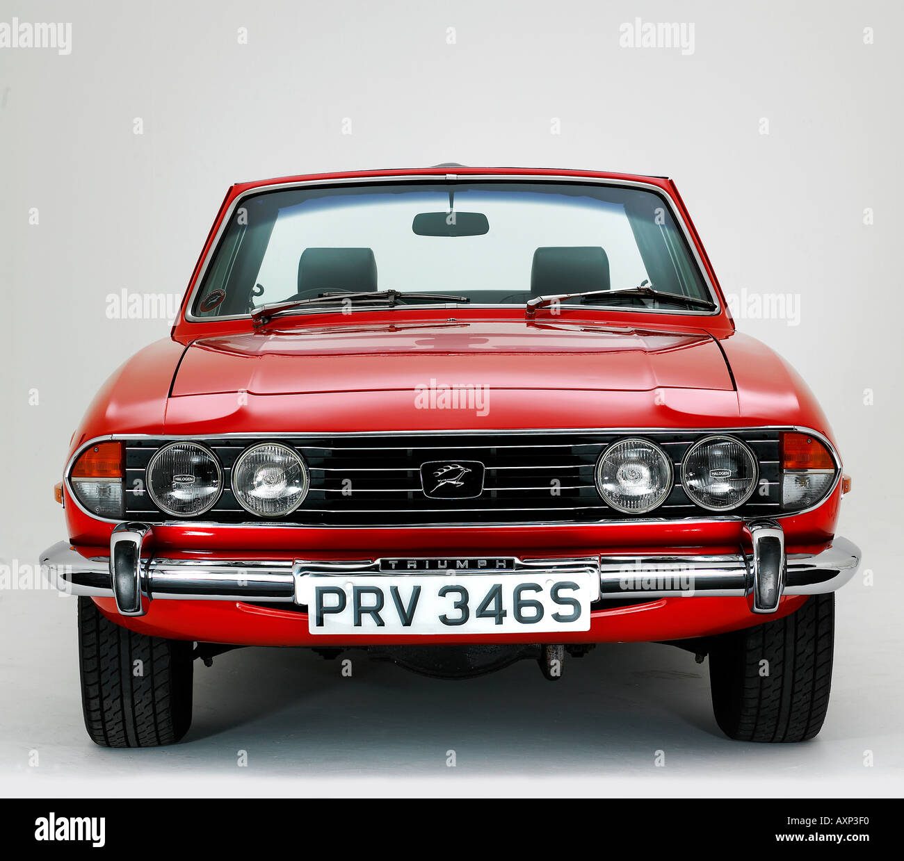 Red triumph stag car Banque de photographies et d’images à haute ...