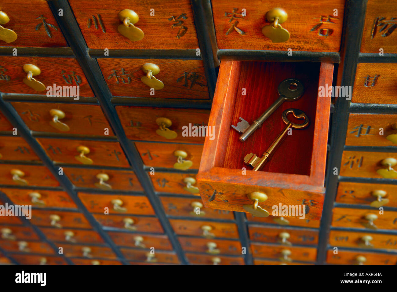 Armoire de laque chinoise Banque de photographies et d’images à haute ...