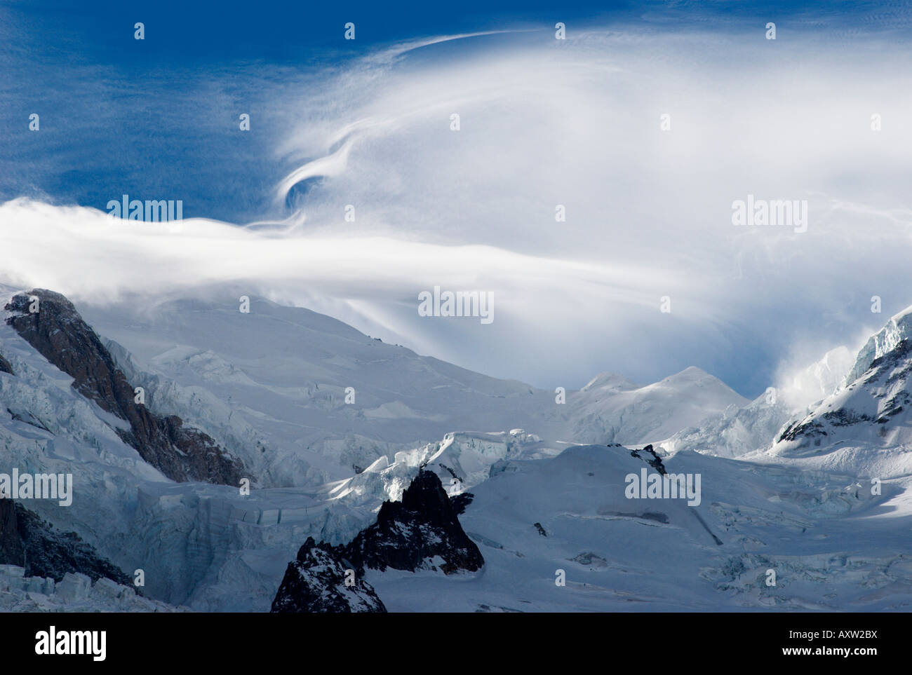 Vue lointaine du massif du mont blanc Banque de photographies et d ...
