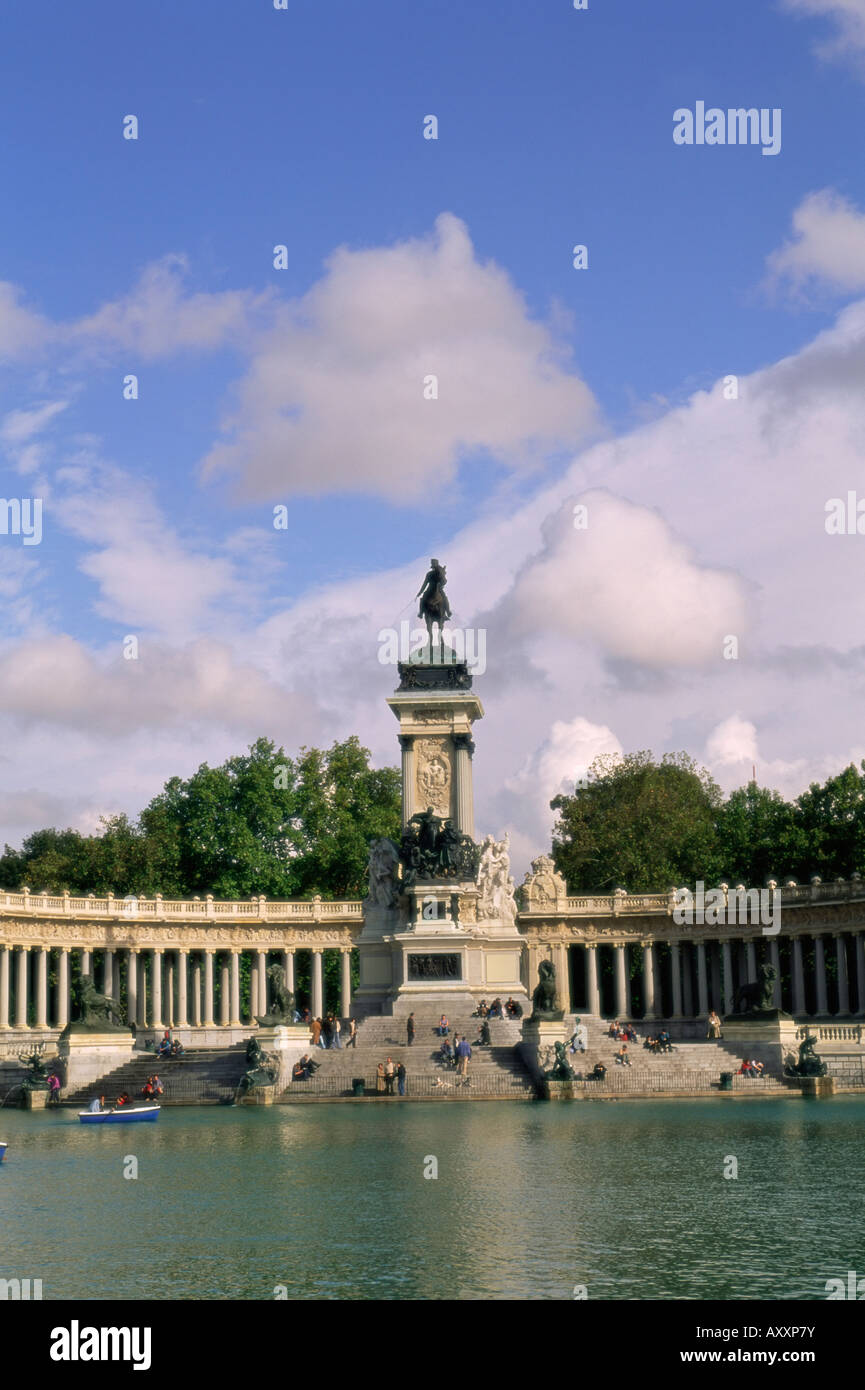 Monument du parc du retiro Banque de photographies et d’images à haute ...