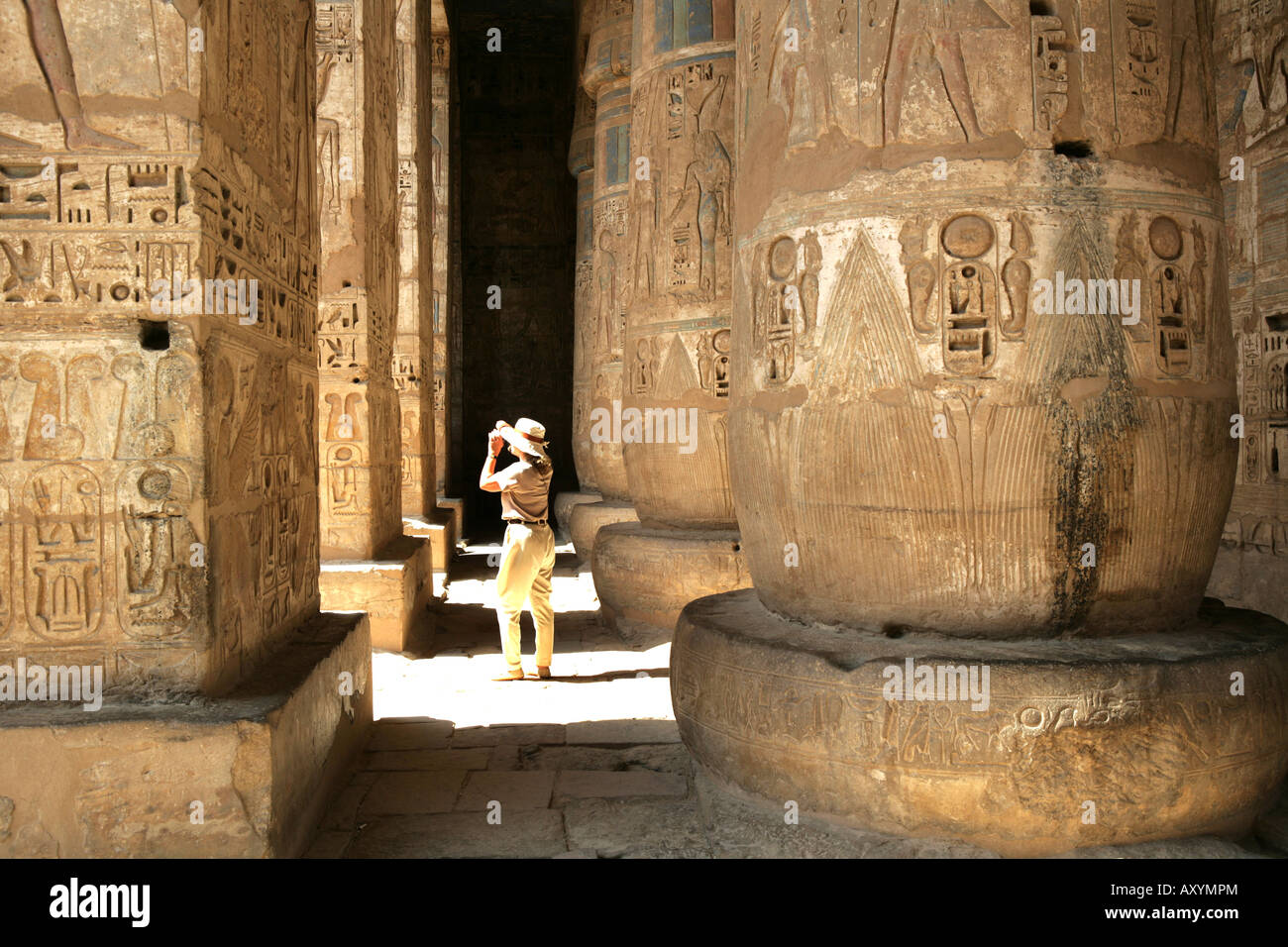 EGY Egypte Luxor Temple Habu temple Ramsès III Photo Stock - Alamy